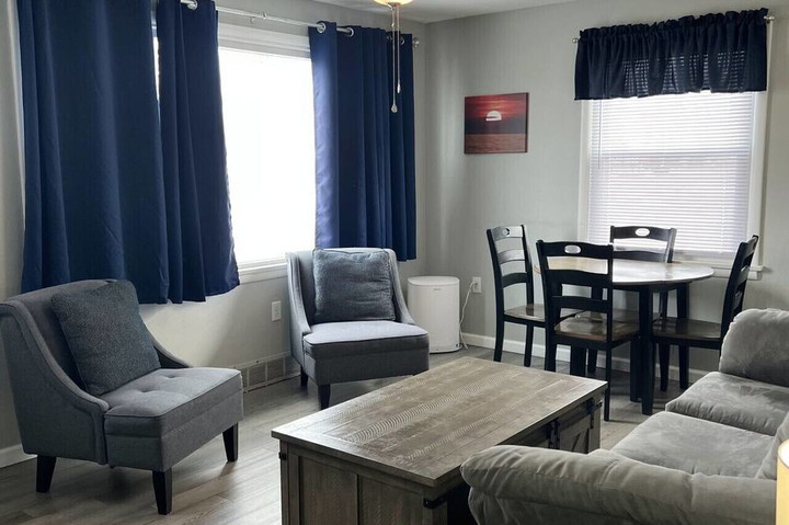 Gotl Coastal Cottage- Sunset Vacation Rentals - Geneva, OH