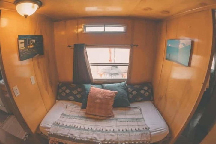 Sylvia The Spartan - Hot Springs & Movie-famous Camper - New Mexico