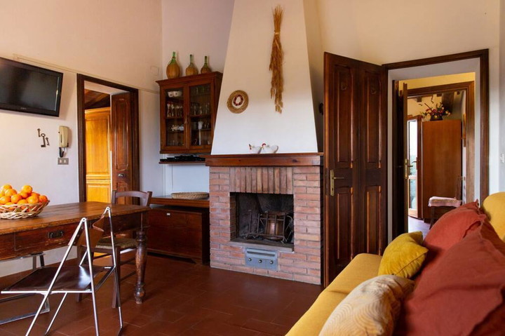 Il Casale Della Gazza Ladra Is A Completely Independent Cottage Located In The Heart Of The Tuscan Countryside, Right In Front Of The Famous Towers Of San Gimignano. - Tuscany