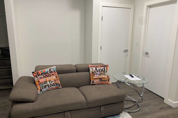 Beautiful, Clean, And Cozy Suite - Airdrie