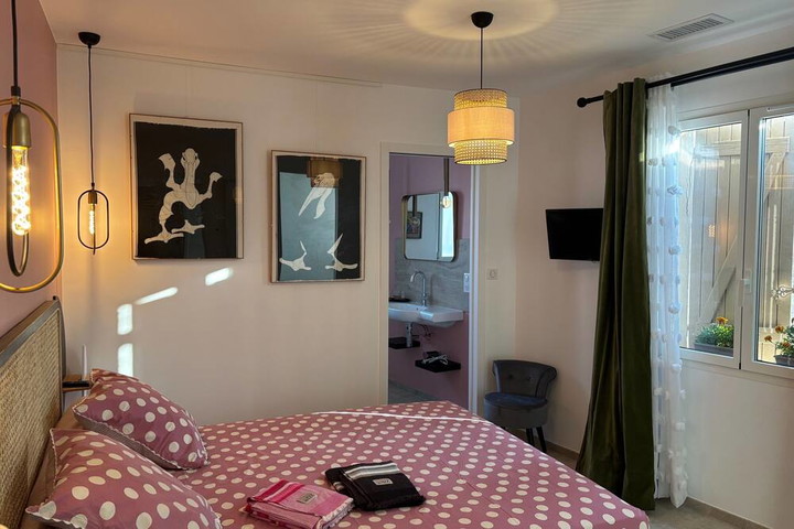 La Camarguaise Room Breakfast Included. Sol En Ciel House. - Aigues-Mortes