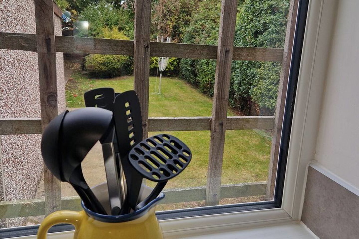 Spacious 4br Home W/ Parking  Family-friendly - Leicester