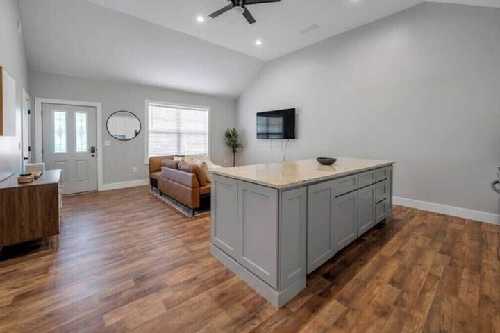 New Listing! Cozy 3 Bedroom - Downtown Lexington - Lexington, KY