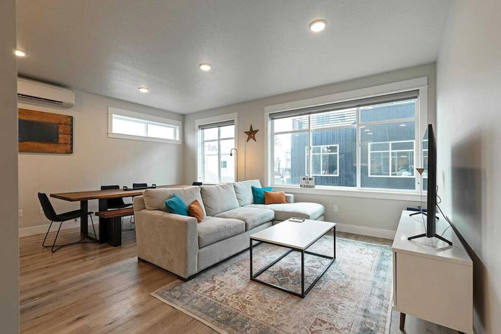 Spacious, 3 Story Townhome With Mountain Views! - Missoula, MT