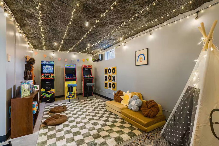 Riverfront- 3 Hole Golf Course - Pool - Hot Tub - Sauna - 2 Game Rooms - Massanutten, VA