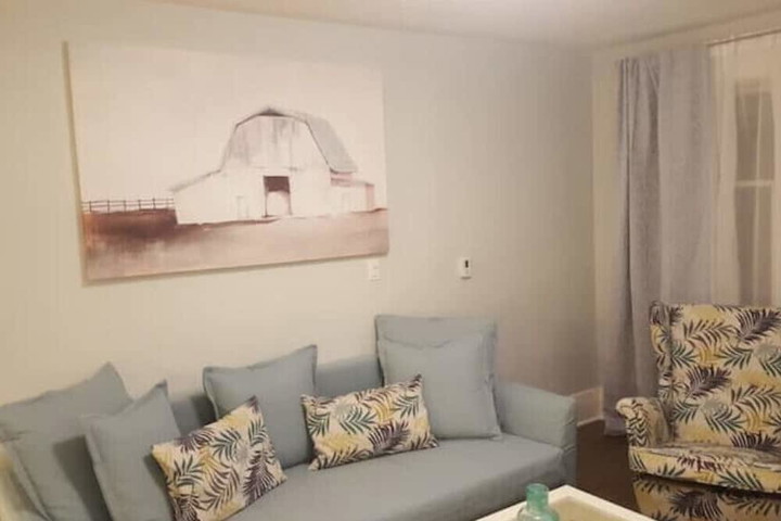Otylja Suite In Wortley Village (King Size Bed) - London, ON, Canada