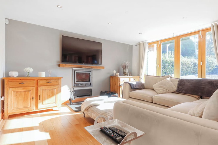 6 Bedroom Accommodation In Llandevaud - Usk