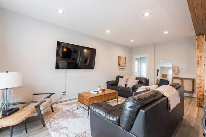 Entire 6br Beachtown Home W/ Parking, Patio, Balcony And Yard - Asbury Park, NJ