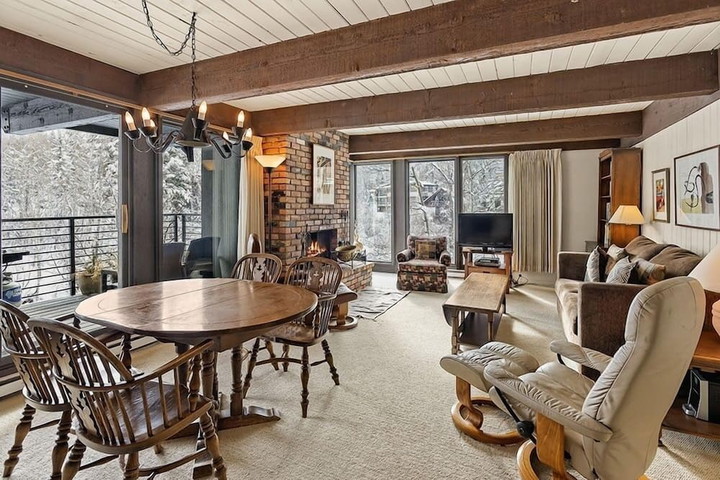 Chateau Roaring Fork Unit 29 | Sunny, Corner Condo With River Views - Aspen, CO