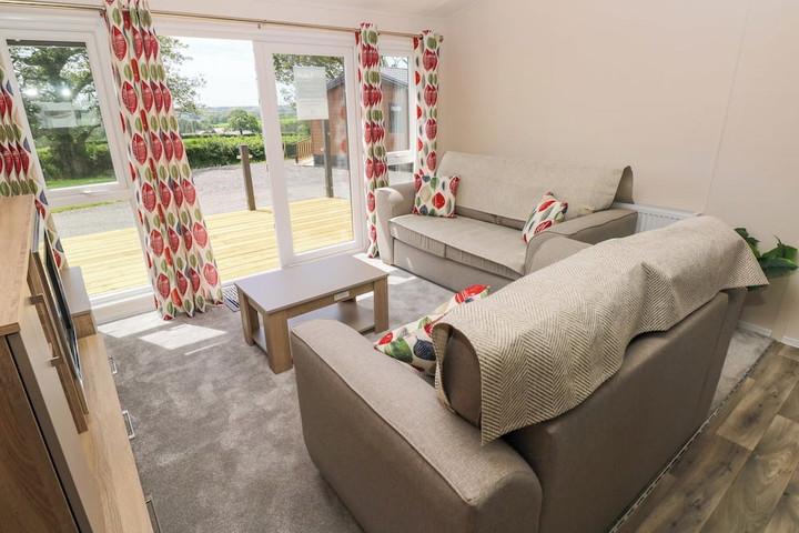 Sandpiper, Pet Friendly, With A Garden In Kilgetty - Narberth