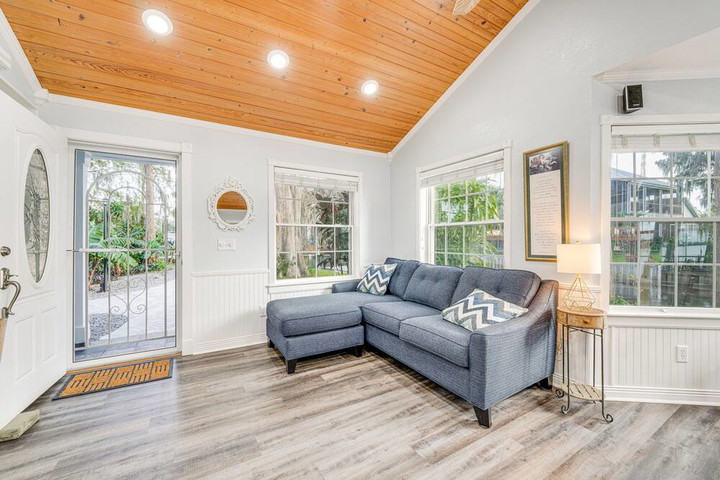Hot Tub & Fire Pit: Lakefront Home On Lake Eloise - Lake Wales, FL