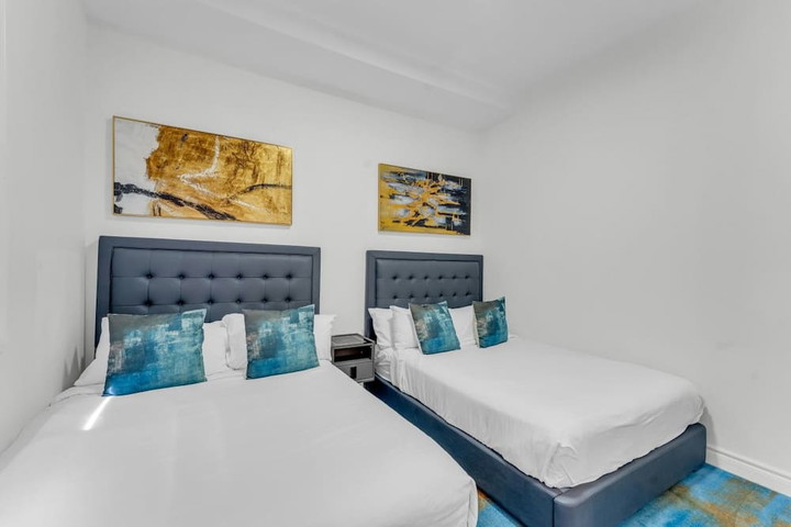 Executive Double Room ; Boutique Hotel Trinity Bellwoods. Downtown Toronto - Toronto