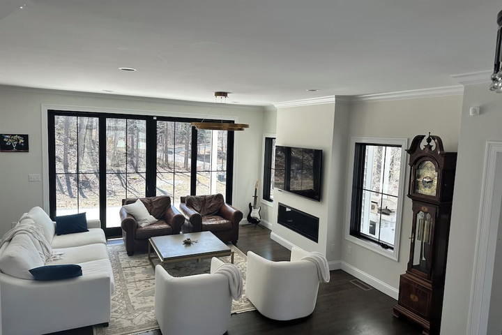 New Modern, Luxurious Home On 2.5 Acres. 10 Min To Powder Ridge & Middletown. - Middletown, CT