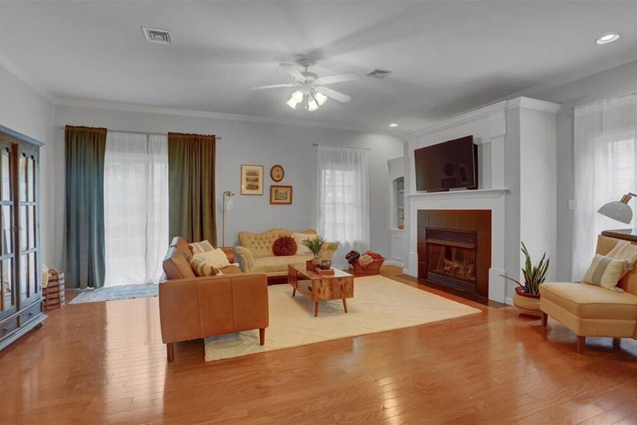 Historic Creekside Townhome In Chambersburg - Chambersburg, PA