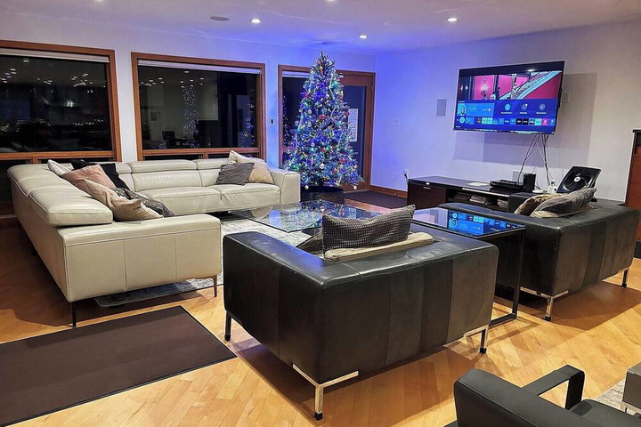 The Retreat On Lake Michigan Spectacular 6 Bd/4bth 4000 Sqft - Racine, WI