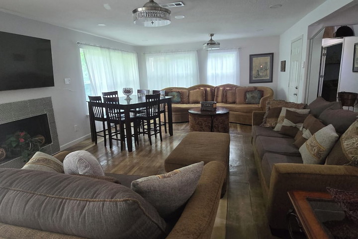 Historic Renovated Kemah Home Just A Short Walk To The Kemah Boardwalk. - League City, TX