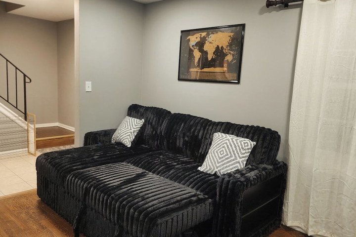 Spacious 5-bedroom House In Charming Parkville With Hot Tub 24/7 - Baltimore, MD
