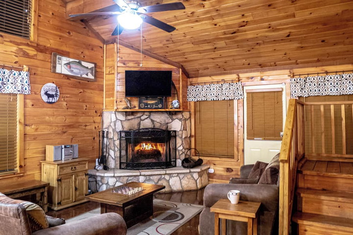 Golden Trout-2 Bedroom/hot Tub/location - Broken Bow, OK
