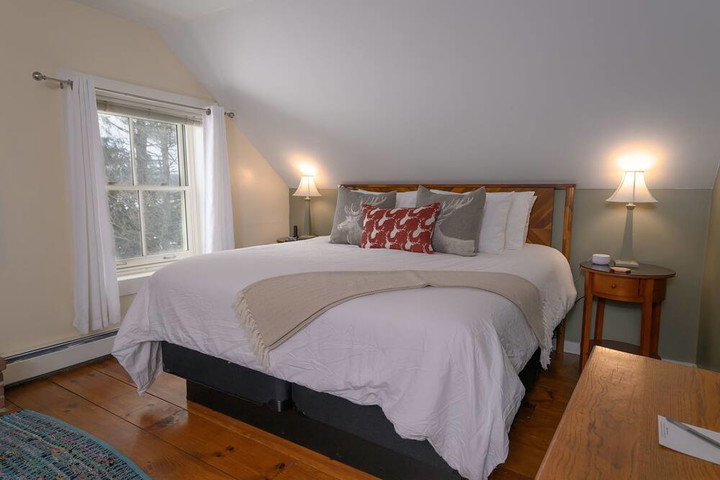 Mt Mansfield Suite+breakfast @ Brass Lantern Inn - Stowe, VT