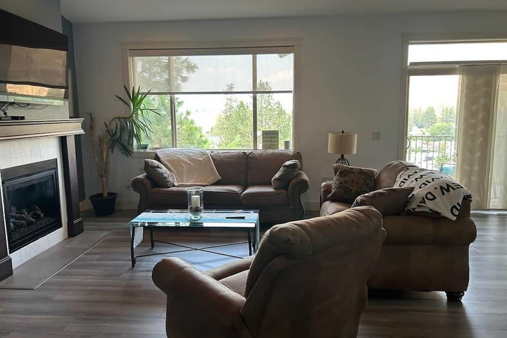Shannon Ridge Mountain View Home - West Kelowna
