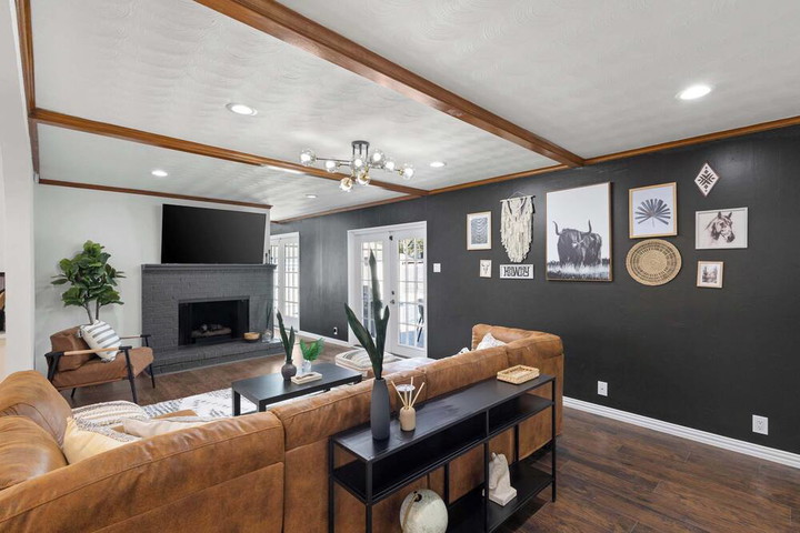 6bd/3.5ba Modern Rustic Retreat | Yard, Pool & Bbq - Richardson, TX