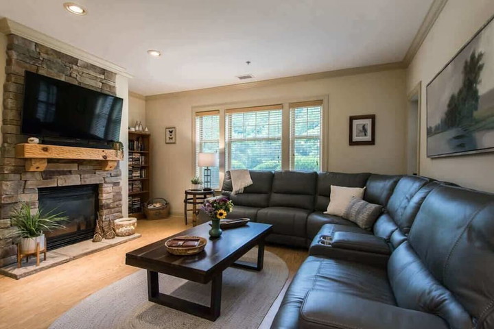 Scenic 2br Condo W/ Porch + Pool Near Slope/trails | Free Tickets - Maggie Valley, NC