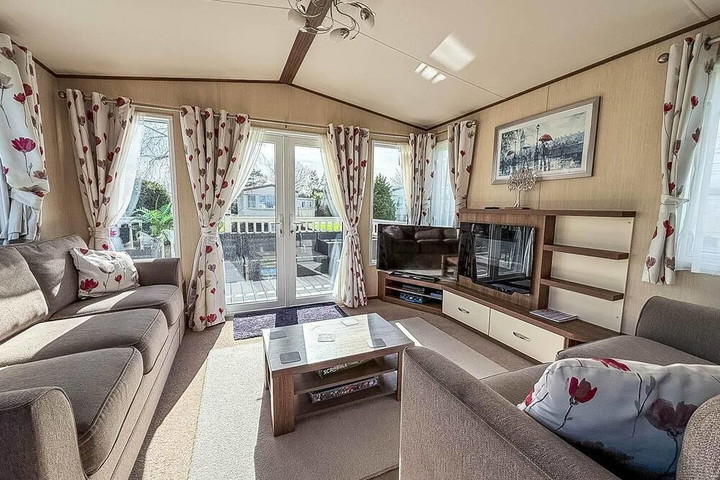 Lovely 8 Berth Caravan At Southview Holiday Park, Skegness Ref 33044m - 