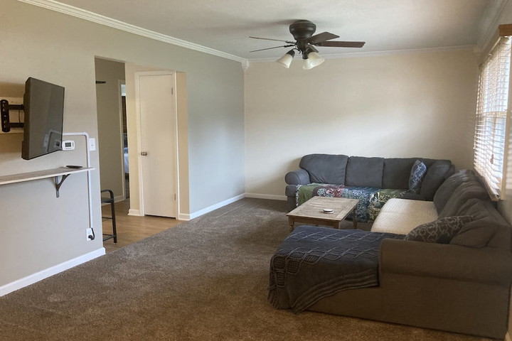 3 Bedroom, 2 Bath In A Quiet Neighborhood.   Newly Remodeled Side Of A Duplex. - Grand Island, NE