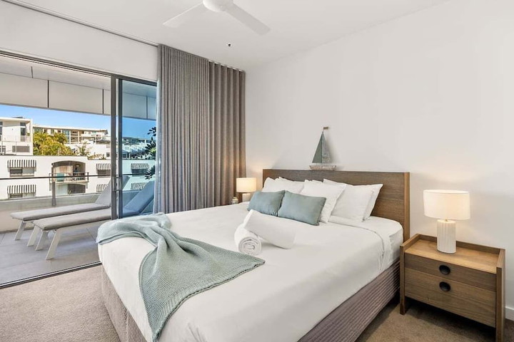 Elysee Beachside 2 Bedroom Ultimate Apartment - Alexandra Headland