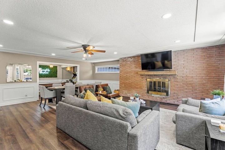 Endless Family Entertainment, Fire Pit, 2 Kings! - Wichita, KS