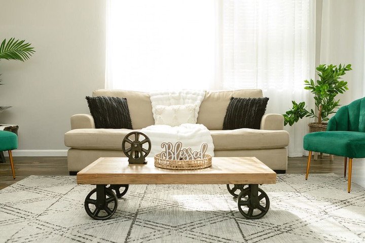 Nw Farmhouse - The Perfect Place To Stay! - Bakersfield, CA