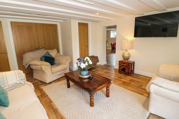 Plas Eithin, Pet Friendly, With Hot Tub In Llanfechell - Anglesey
