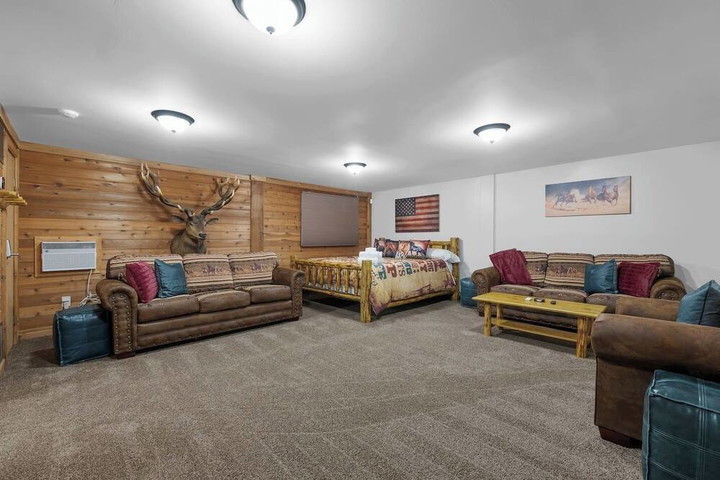 Deer | Firepit I King Bed I 10mins To Polaris - Delaware, OH