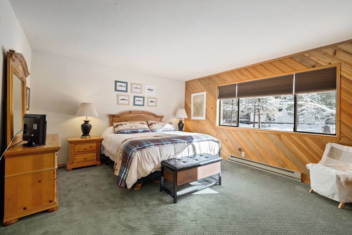 Hillside Haven - Tahoe Donner Escape, Close To Hiking, Minutes To Downtown Truckee - Truckee, CA