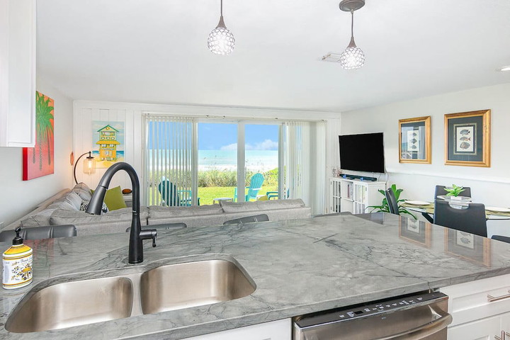 Luxurious Town Home On The Ocean - Melbourne Beach, FL