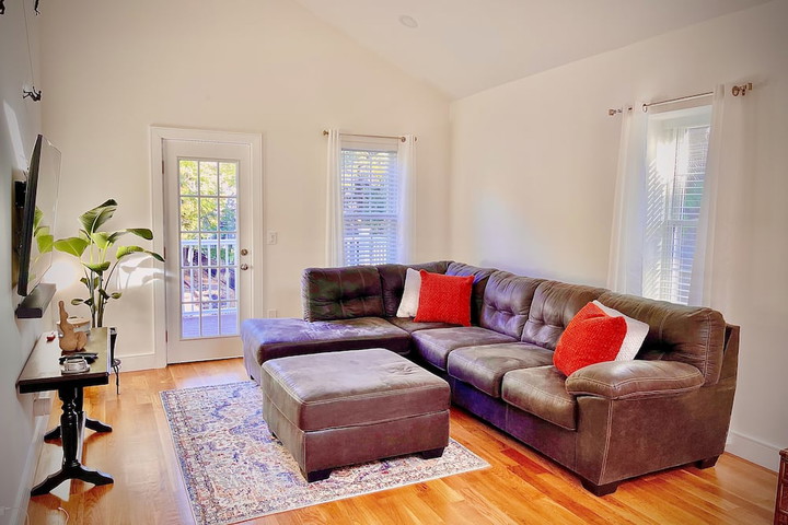 Upscale Unit 3 At Perrin Place - Beacon Hill - Boston