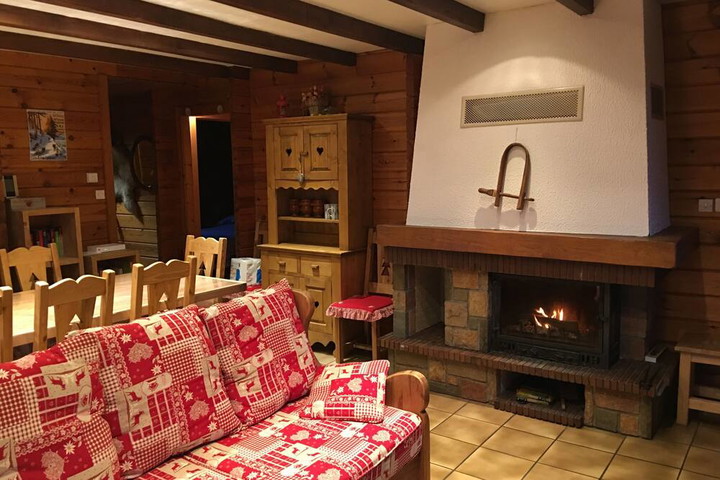 Chalet Tout Confort Jacuzzi Sauna Billard Vue Lac 5mn Centre Ville - Vosges