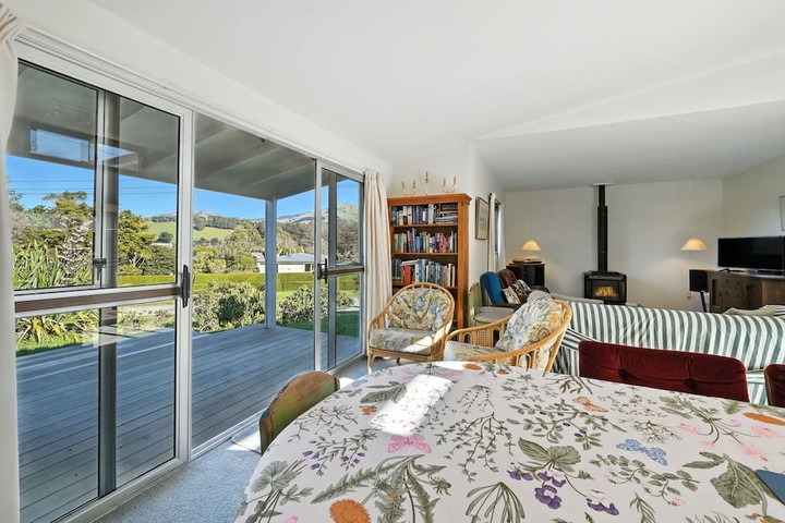Maison Pierre Rouge - Duvauchelle Holiday Home - Little River