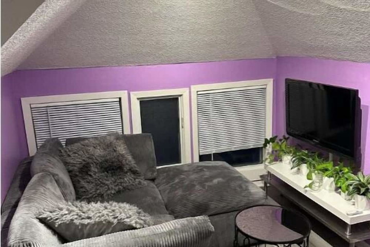 Creative Cozy Urban Retreat - Minneapolis, MN