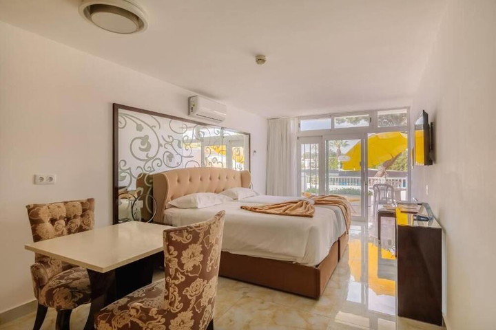 Coastal Getaway! Pvt Terrace Room W/ Serene Spa Retreat | 3 Units - Albufeira