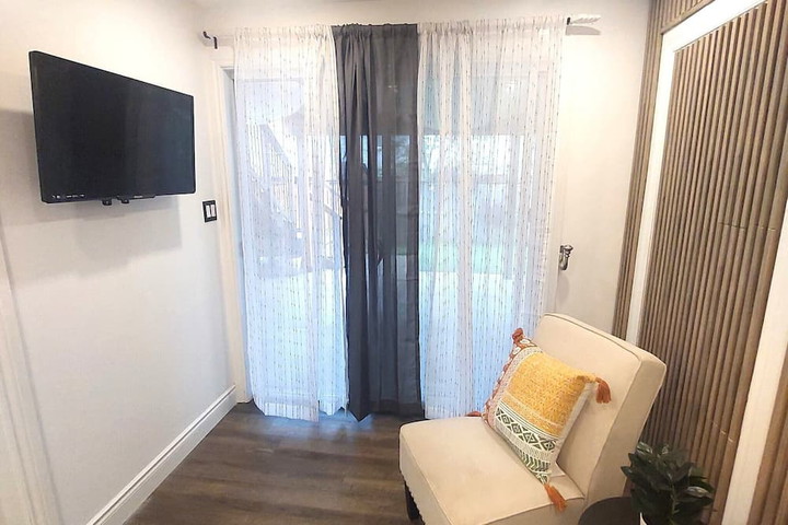 Tiny ,1br Guesthouse Studio - Guelph