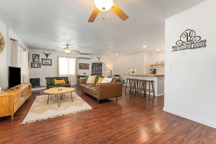 Village House - Hot Tub, Pool, Walk To Downtown Shops - Joshua Tree, CA