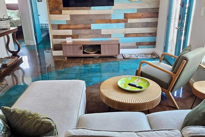Beachhouse Bungalow Spacious One Level Single Family  Homewalk To The Beach! - Redington Beach