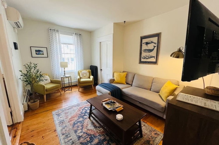 Amazing West End Apartment Walkable To Downtown And The Waterfront. - Portland, ME