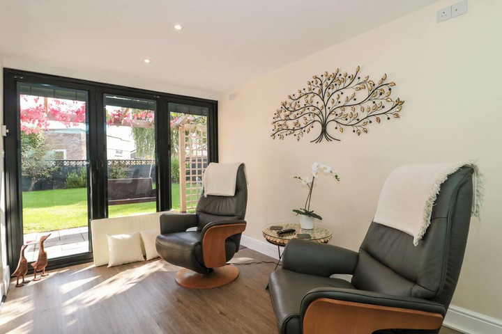 Minime, Pet Friendly, With A Garden In Weston-super-mare - Weston-super-Mare