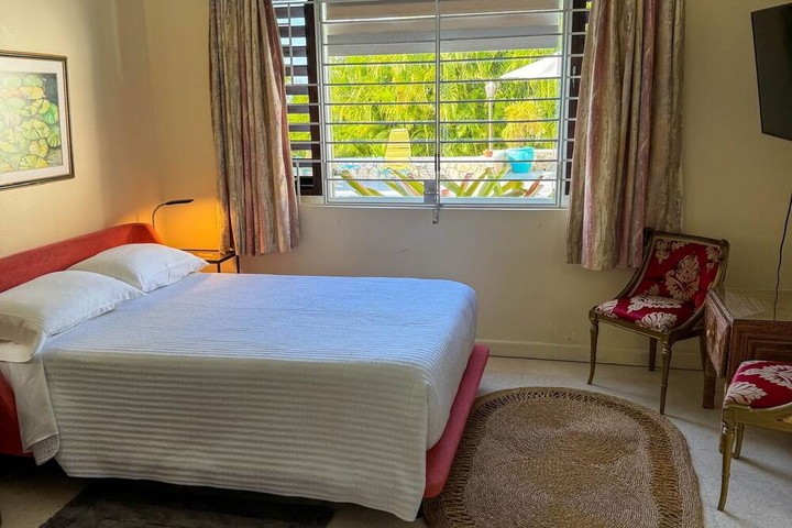 Poolside Bed & Breakfast- In Ironshore, Montego Bay - Montego Bay