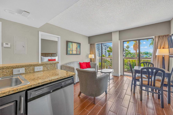 2br Enclave Orlando Condo | Pool, Wifi & Parking - Orlando, FL