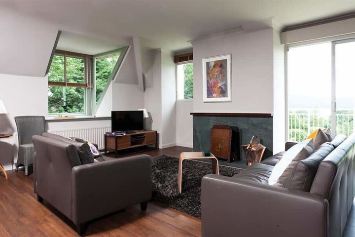 Harrison Stickle, Romantic, With Open Fire In Bowness-on-windermere - Windermere, UK
