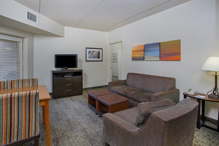 King Suite In Downtown Chattanooga | Free Breakfast + Hot Tub Access - Signal Mountain, TN