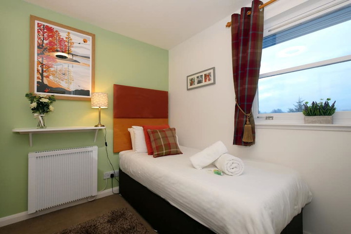 A Delightfully Cosy Highland Retreat With 4 Star Quality, Comfort And Style For 4-6 Guests. - Aviemore
